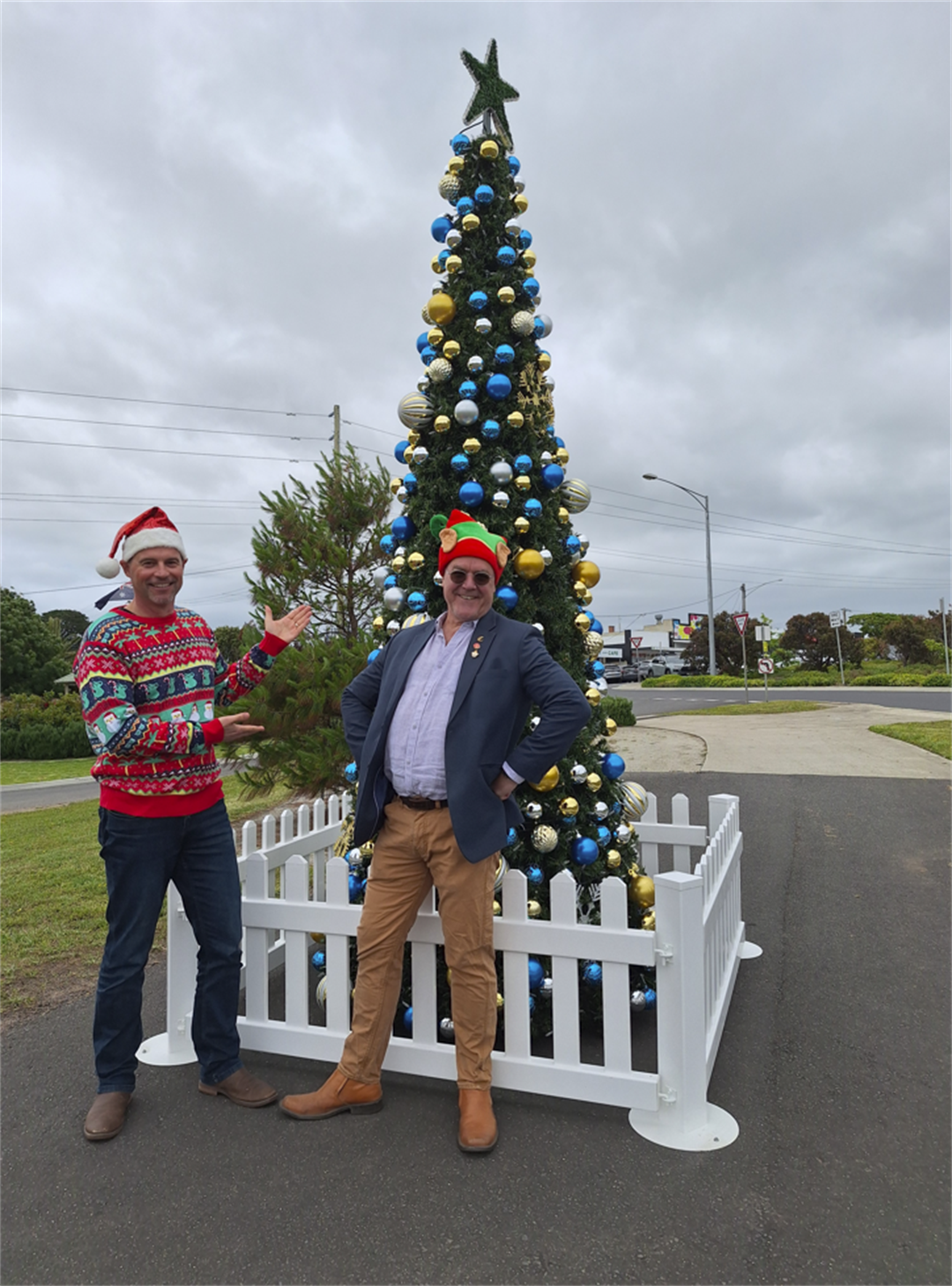 Christmas trees start to light up towns across the Surf Coast Shire ...
